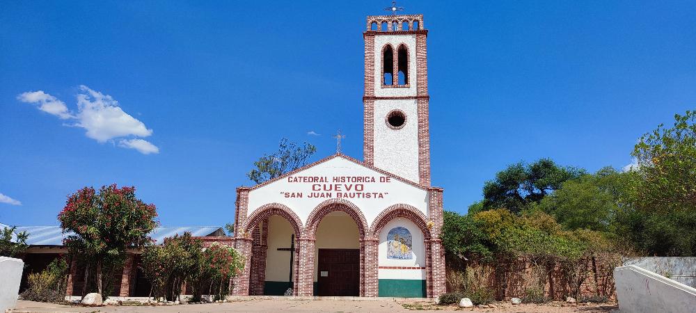 Iglesia de Cuevo San Juan Bautista | Gota del Chaco