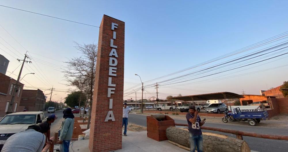 Monumento Filadelfia 90 años Fundación | Gota del Chaco